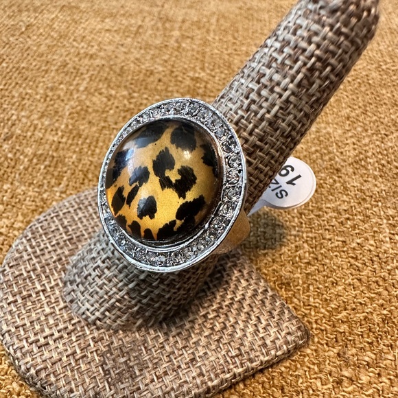 Jewelry | Large Round Leopard Print Fashion Ring | Poshmark